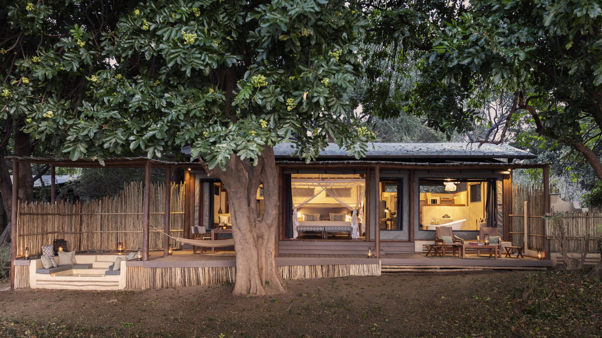 Chiawa Camp | Luxury Lodge Zambia | SAFARI FRANK