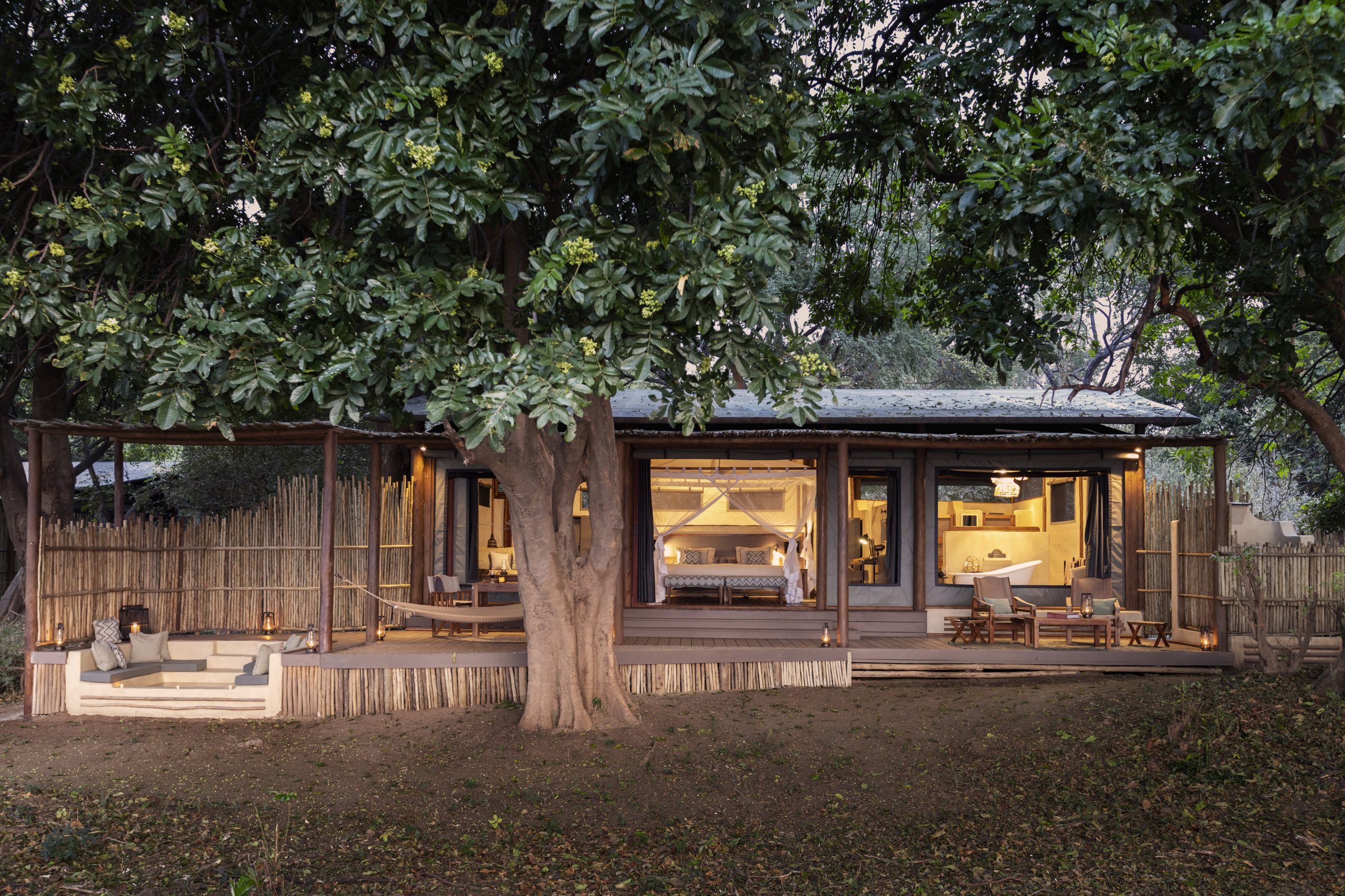 Chiawa Camp | Luxury Lodge Zambia | SAFARI FRANK