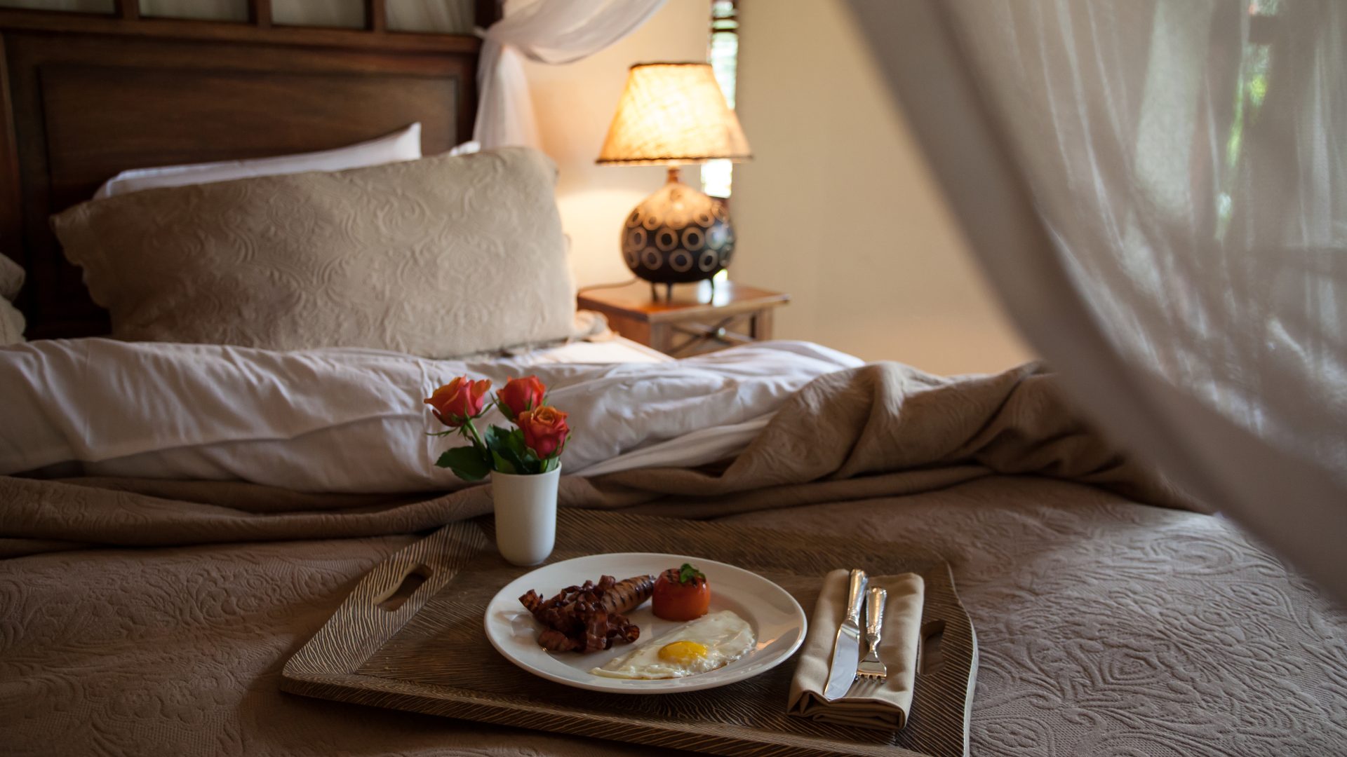 Legendary Lodge | SAFARI FRANK